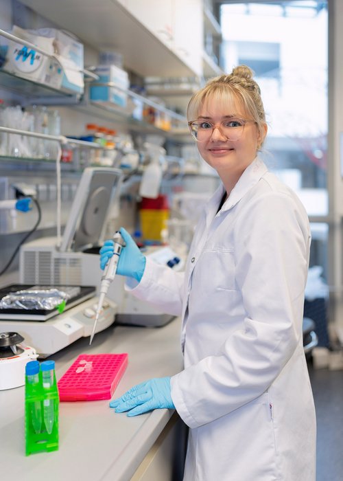 Exzellente Ausbildung: Kammerbeste Biologielaborantin ausgezeichnet ...